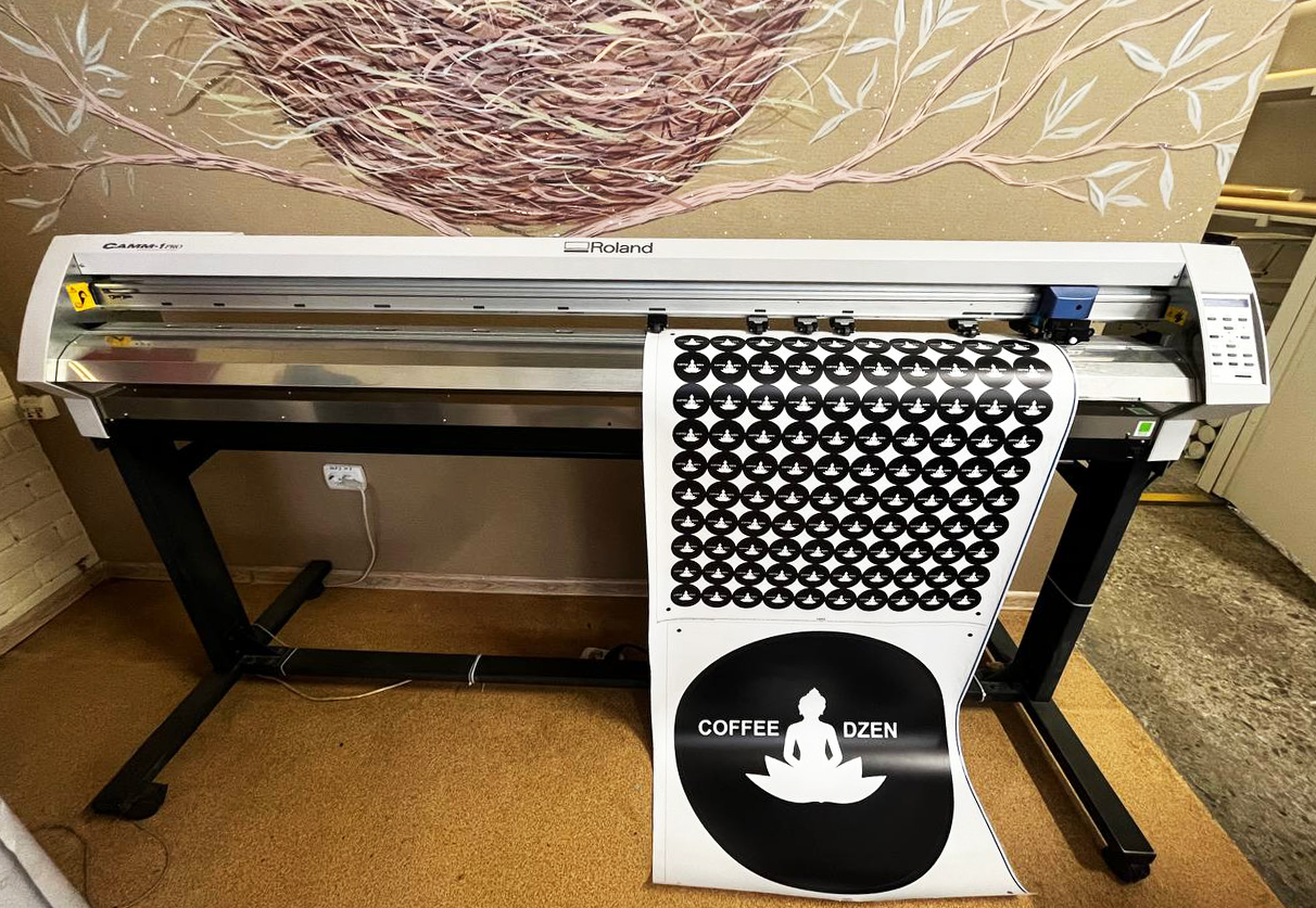 Профессиональные режущие плоттеры Roland GR-640 и Roland GX-640